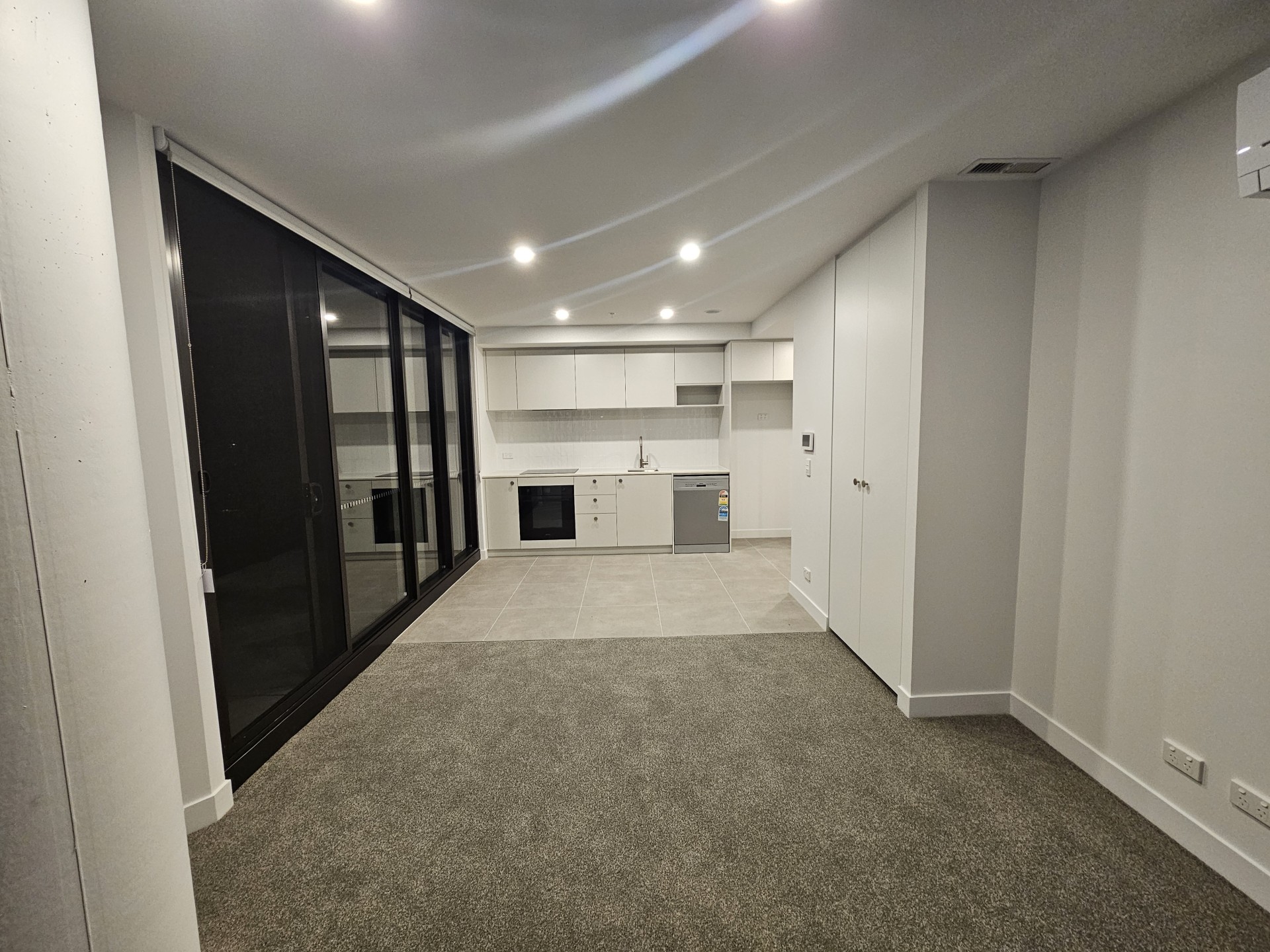Private Rental: 6 Furzer St, Phillip, ACT 2606